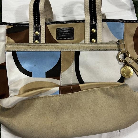 Coach | Bags | Coach Purse Good Condition But Needs Bottom Lester ...